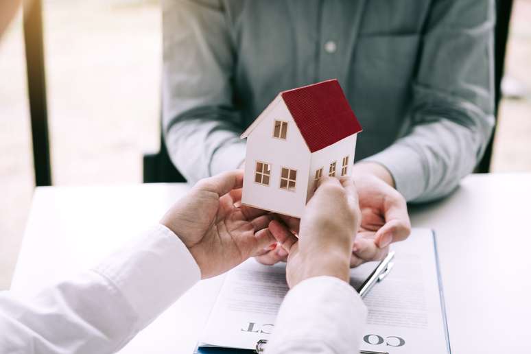 SOP Manual for Title Abstract and settlement offices SOP-514